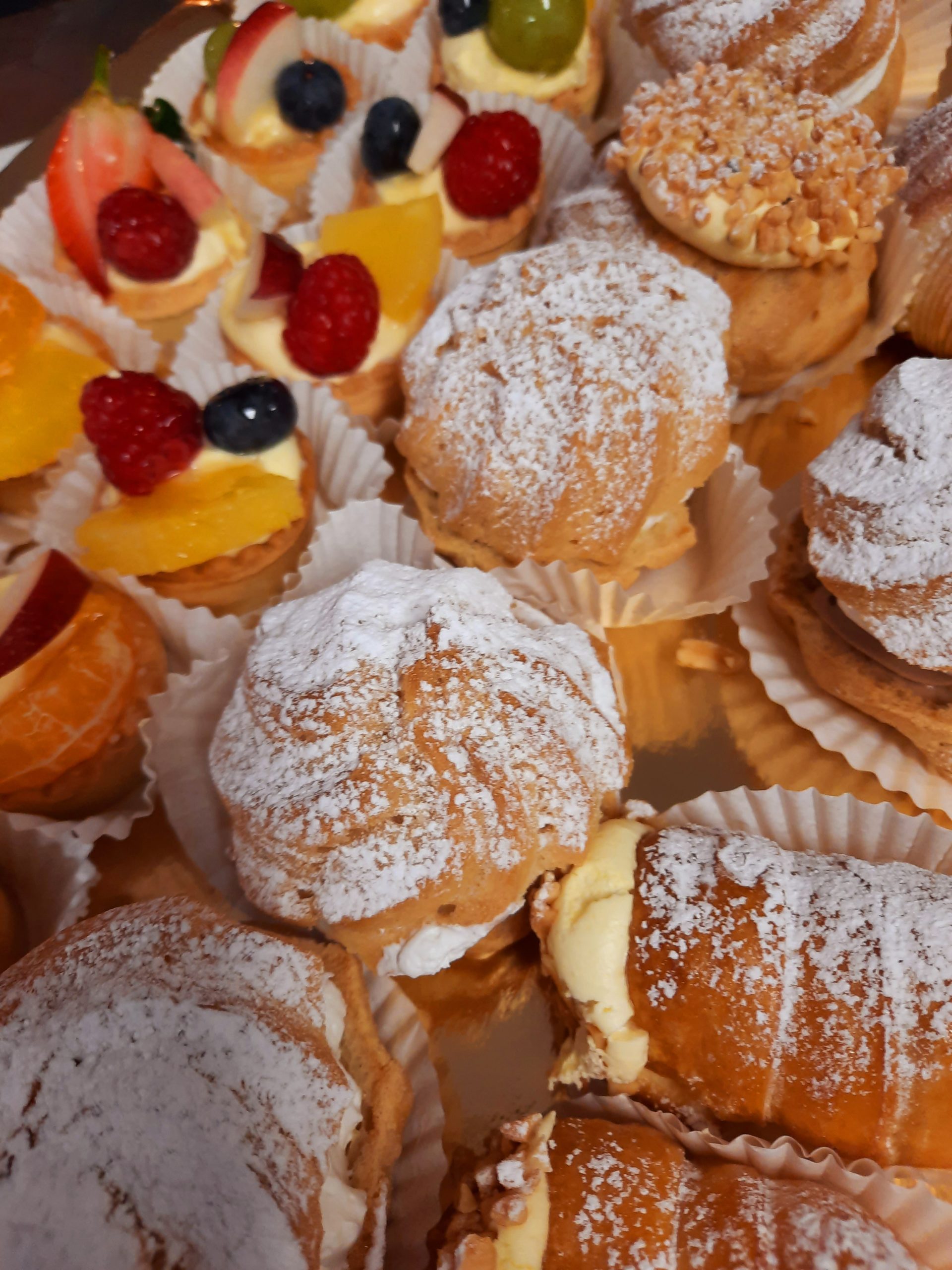 Mixed Italian pasticceria - 6 mignon (PRE-ORDER CLOSES ON APRIL 1st AT ...